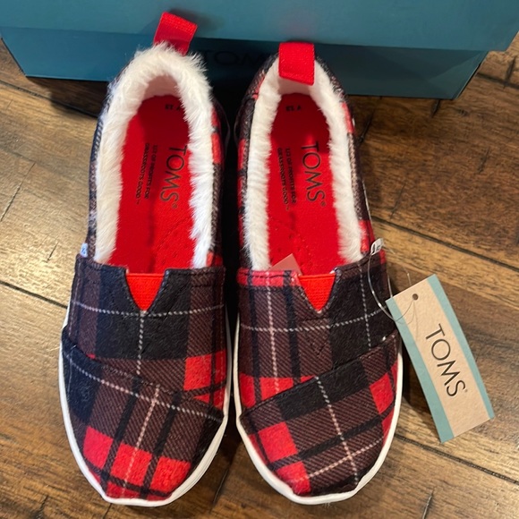 Toms | Shoes | Toms Shoes Red Plaid Faux Fur Kids Size 3 Christmas ...